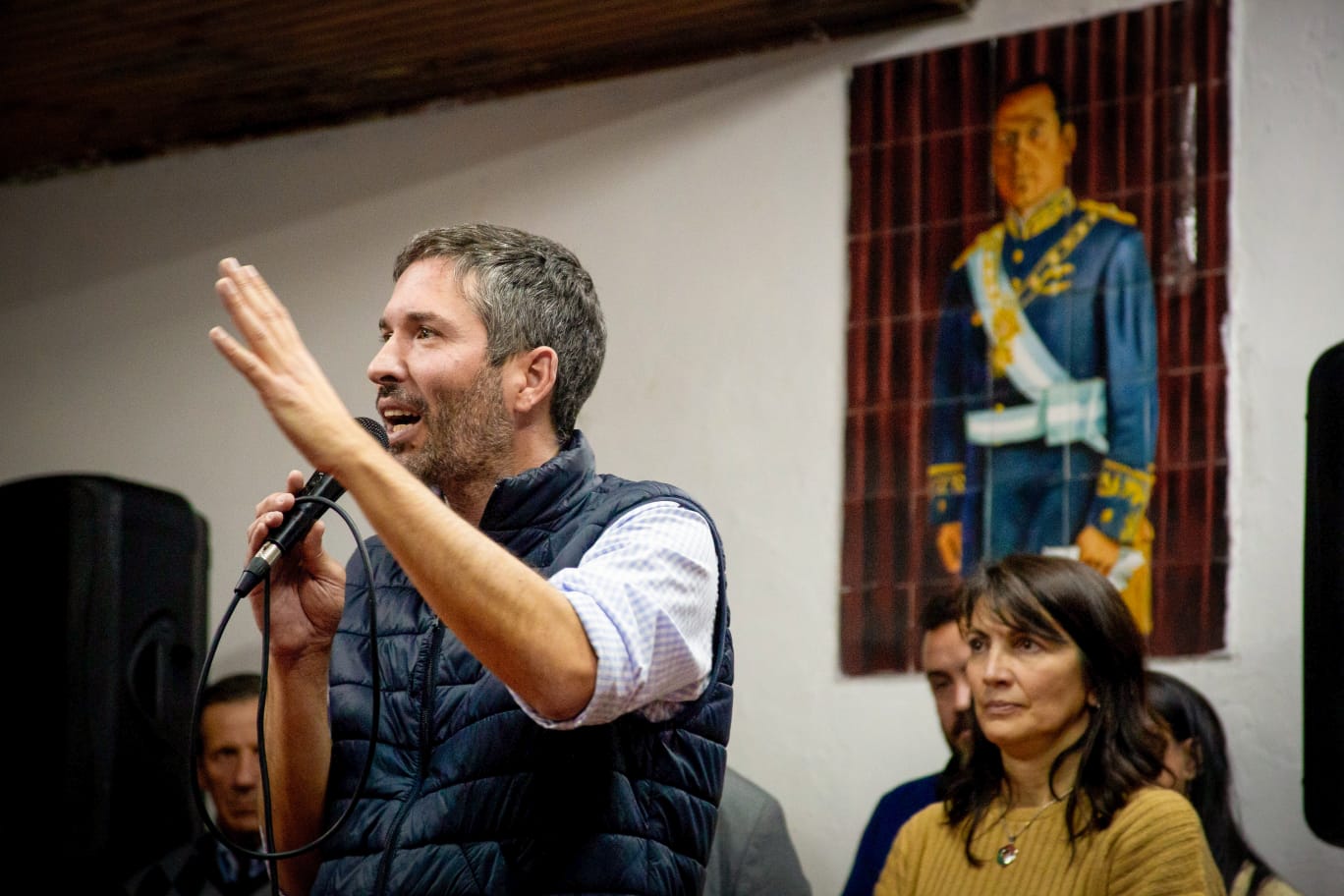 Martín Müller presentó la lista completa de precandidatos