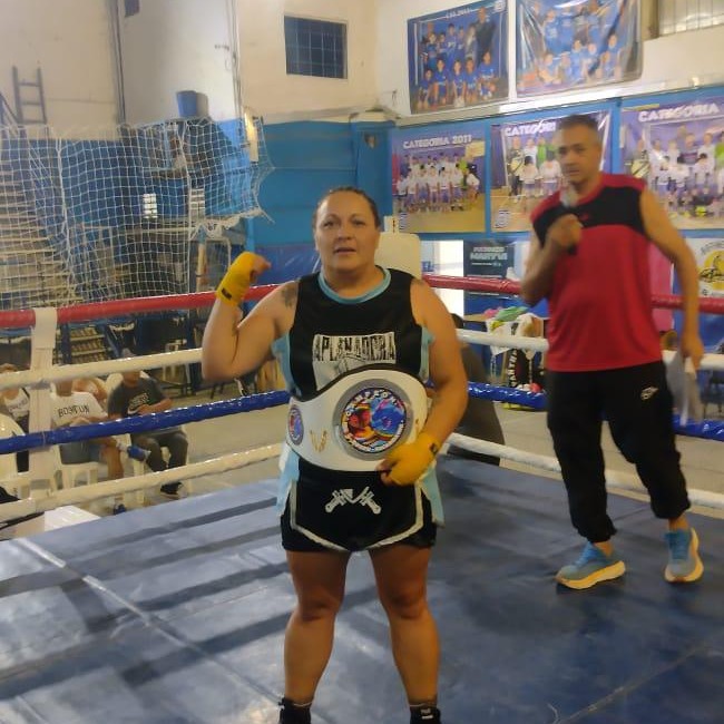 Campeona: Jessica Barreto brilló en su debut como boxeadora